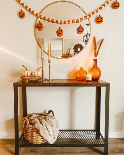 15 Spooky Ways to Decorate Your Yard